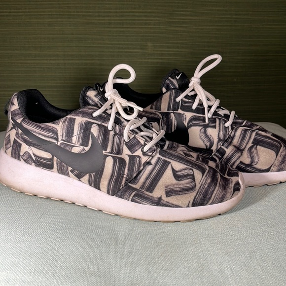 Nike | Shoes | Nike Roche Womens | Poshmark